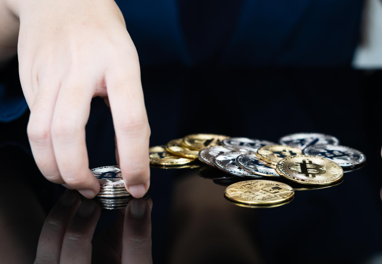 Stablecoin AFSL vs APRA SVF License: When to Transition?